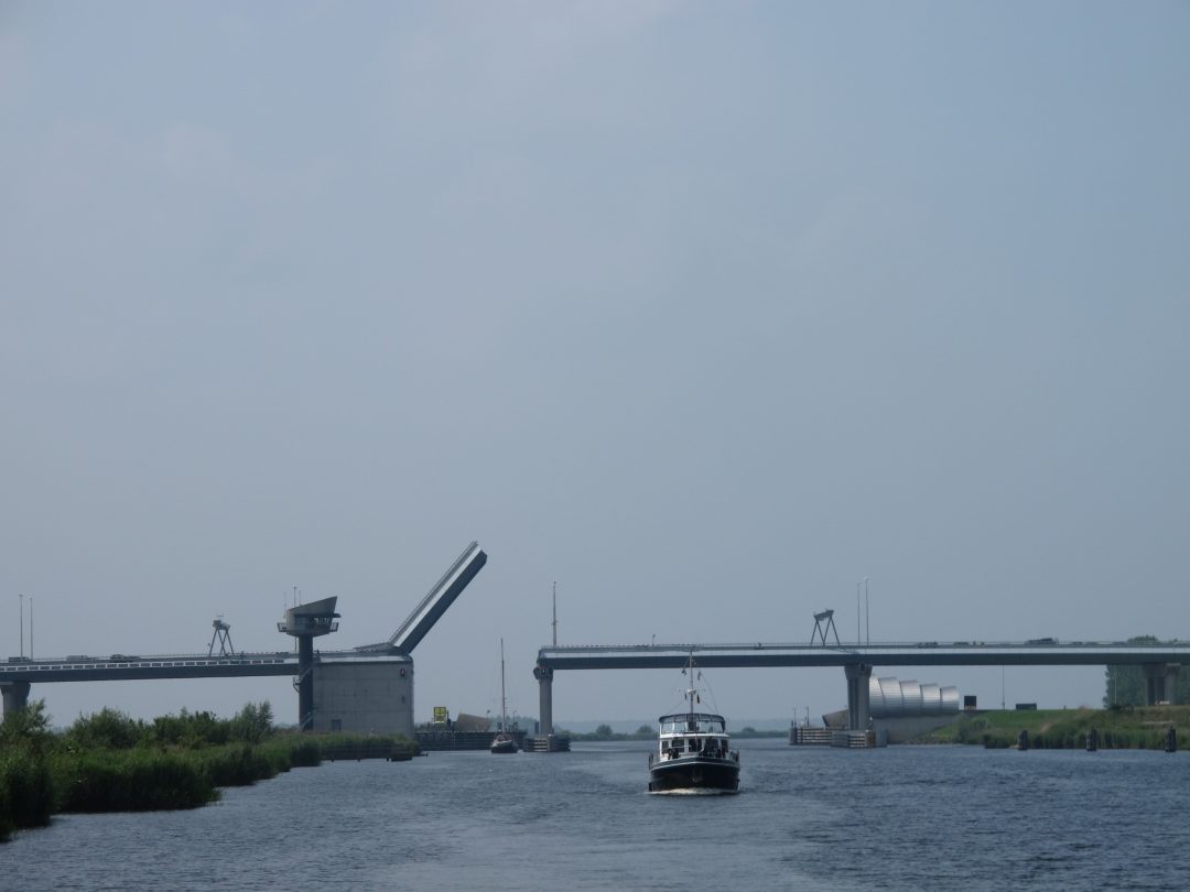 More Bridges on the Netherlands Waterways - Waterway Wanderer
